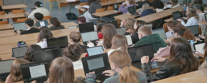 Faire communiquer les étudiantes et étudiants en amphithéâtre, une ...